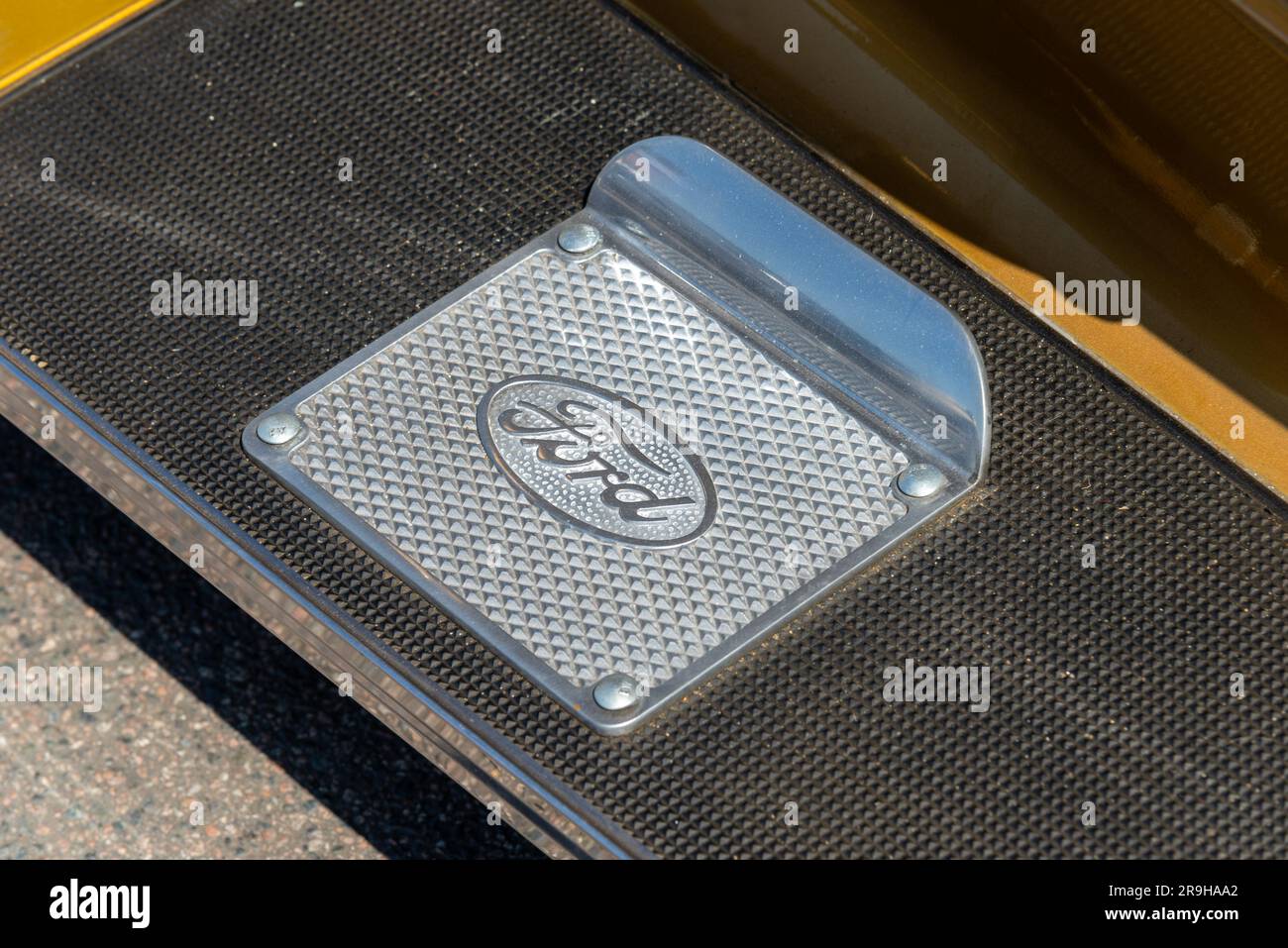 Car running board hi-res stock photography and images - Alamy