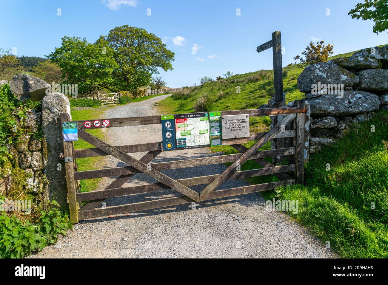 West Dart valley gate at start of walk, Two Bridges, Dartmoor, Devon ...