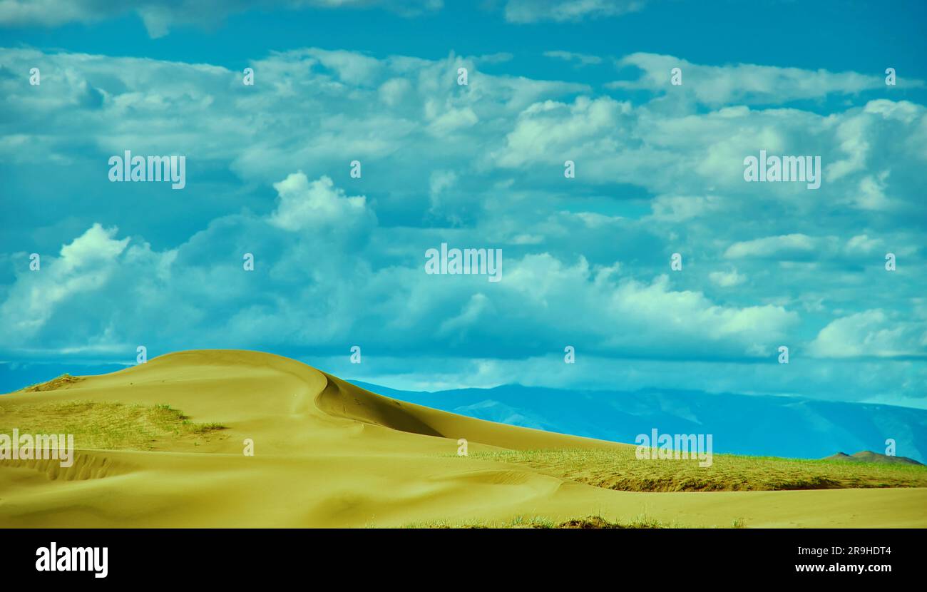 Mongolia. Sands Mongol Els, sandy dune desert, bright sunny day Stock ...