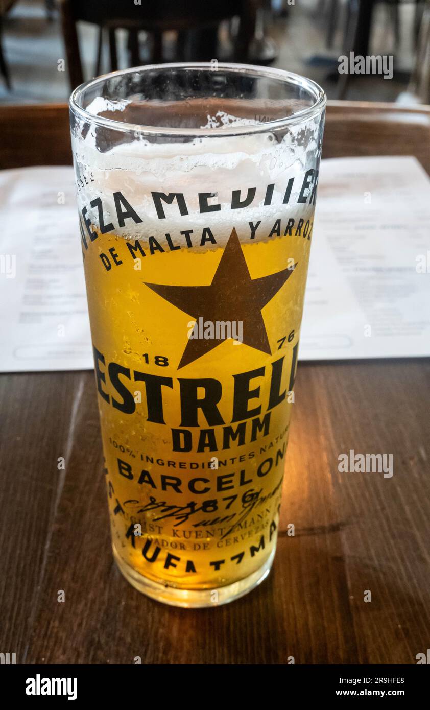 Logo estrella hi-res stock photography and images - Alamy