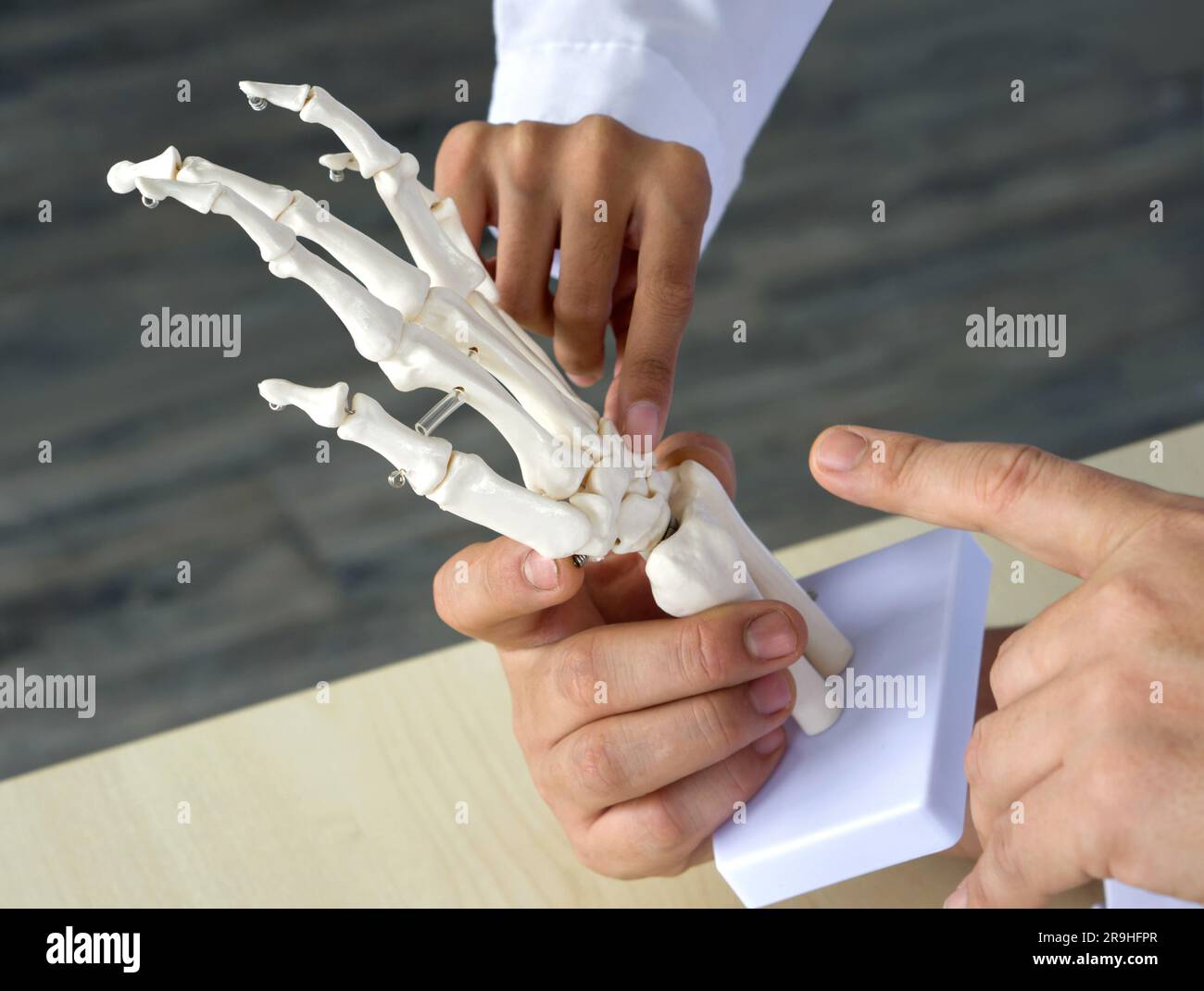 Skeleton hand pointing hi-res stock photography and images - Alamy