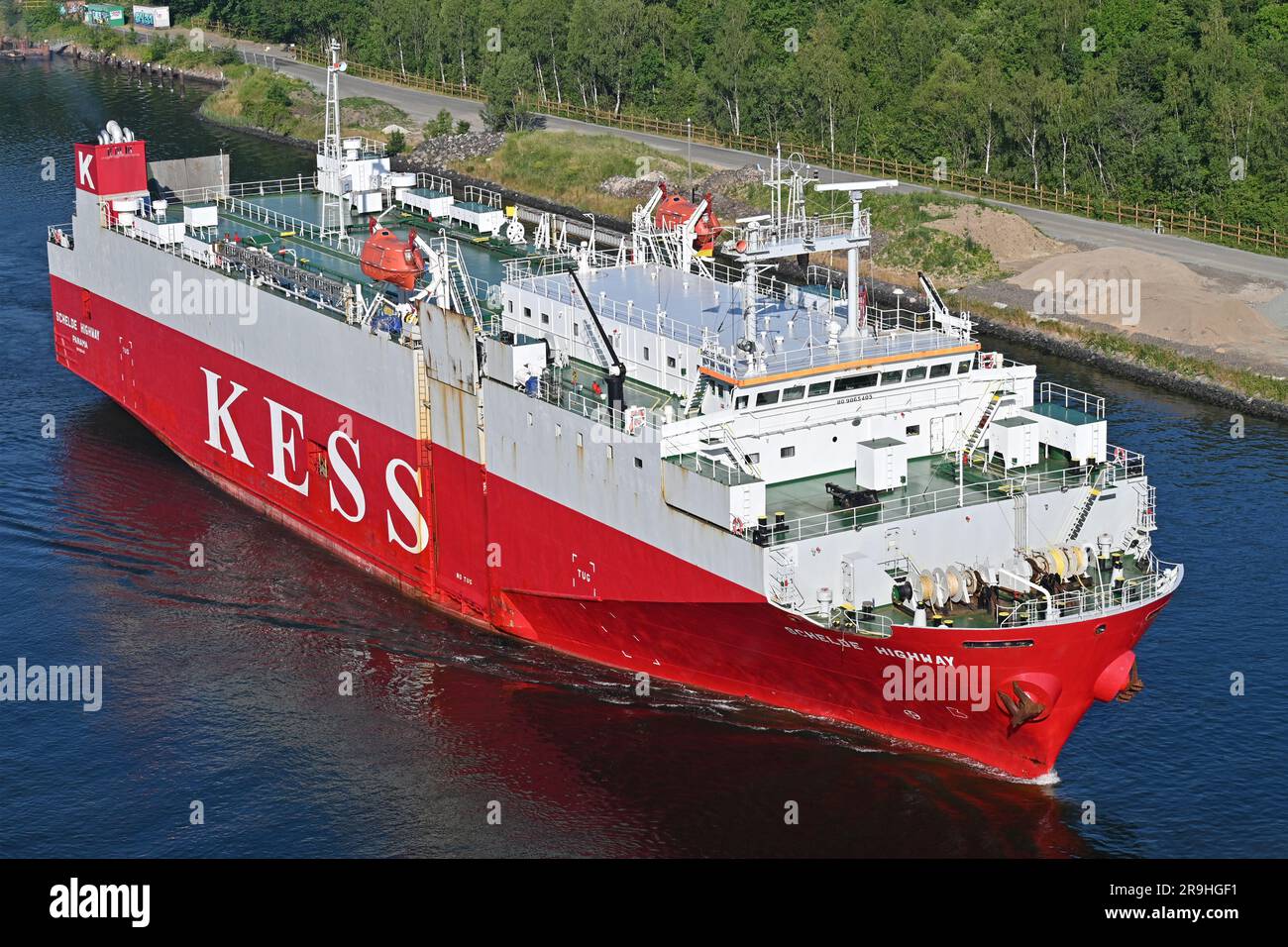 Carcarrier SCHELDE HIGHWAY at the Kiel Canal Stock Photo - Alamy