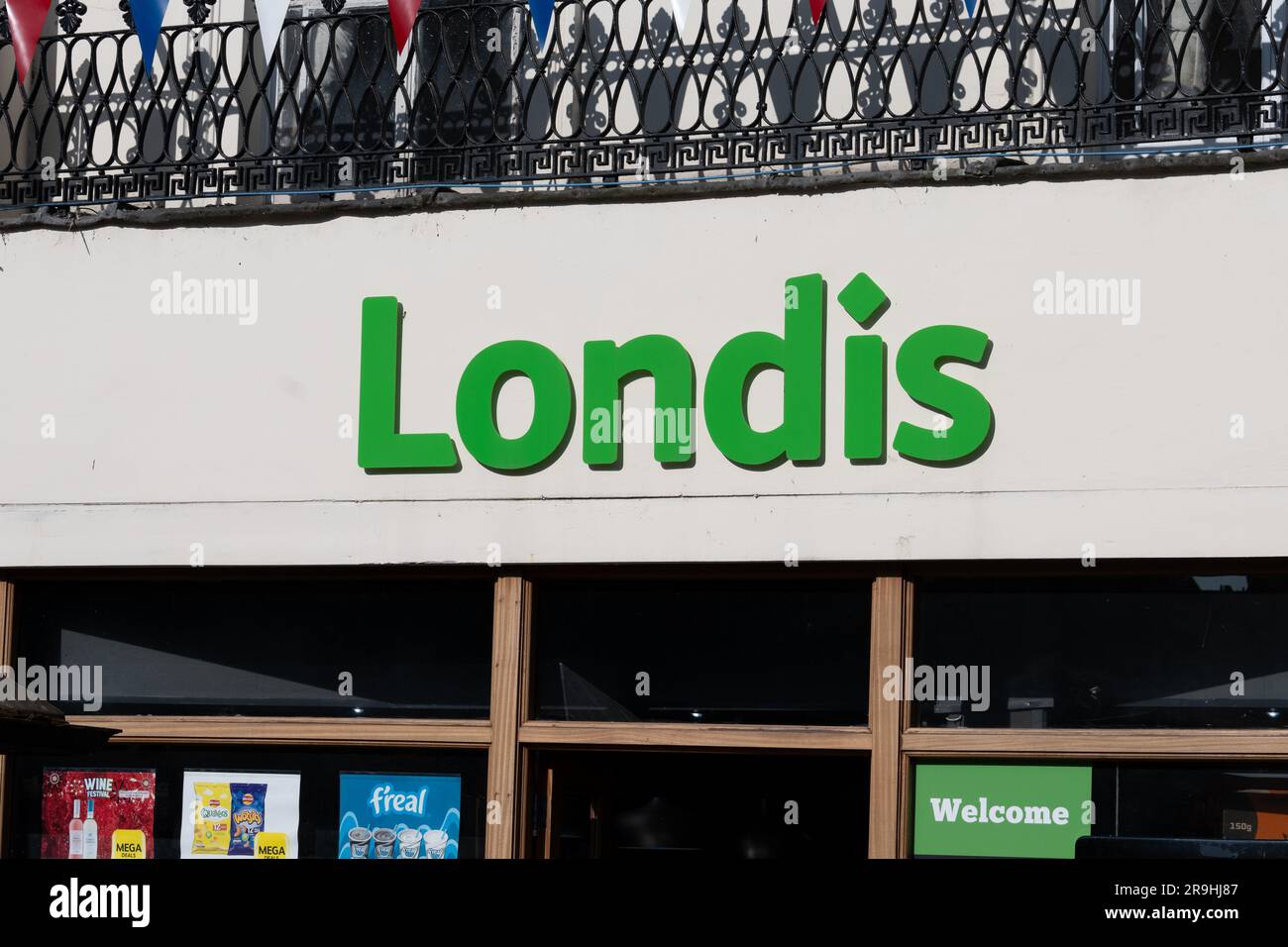 Londis store, Leamington Spa, Warwickshire, UK Stock Photo - Alamy
