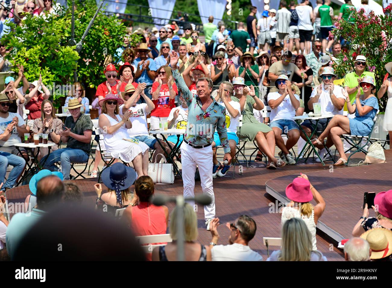Patrick Lindner bei einem Auftritt in der TV-Show ZDF-Fernsehgarten im ...