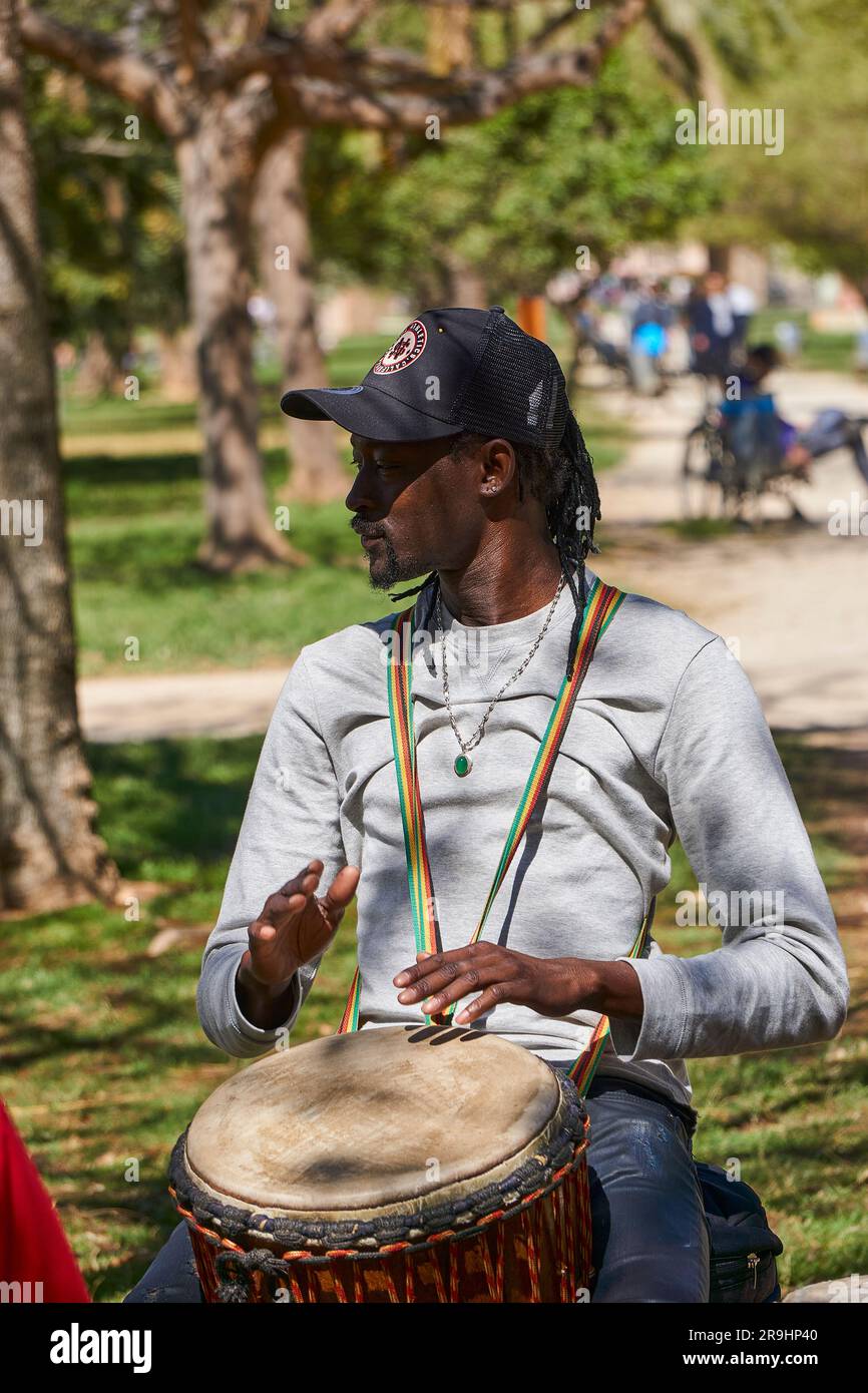 Danza afro hi-res stock photography and images - Alamy