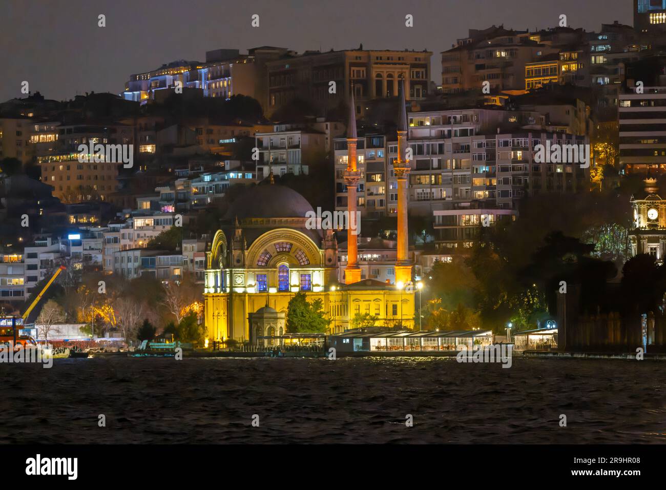 Istanbul bosphorus at night Stock Photo - Alamy