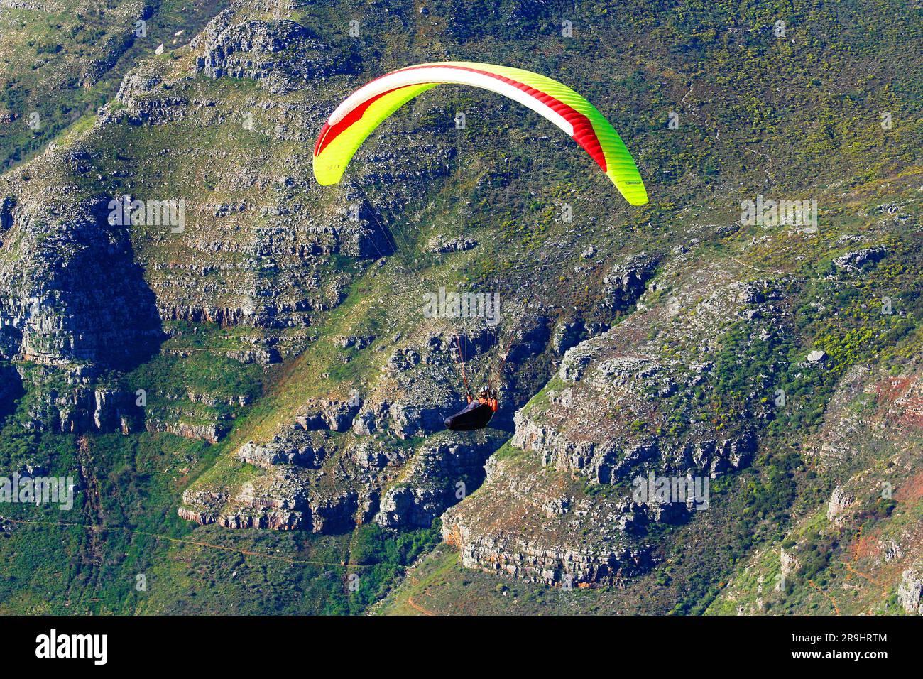 Table mountain paragliding hi-res stock photography and images - Alamy