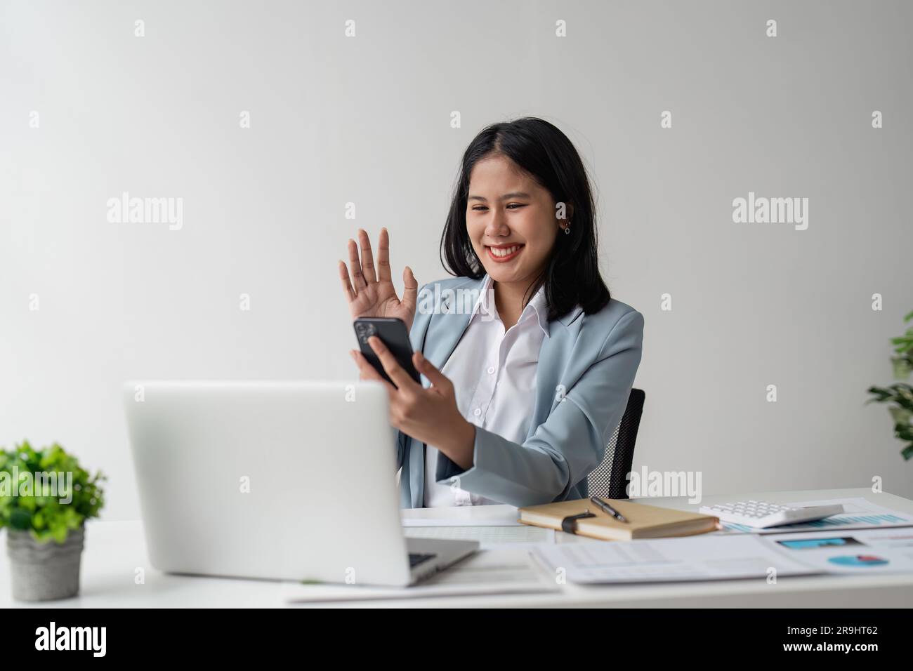 Desk call men over hi-res stock photography and images - Alamy
