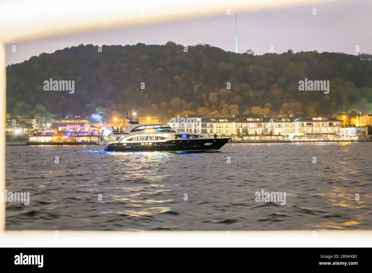 Istanbul bosphorus at night Stock Photo - Alamy