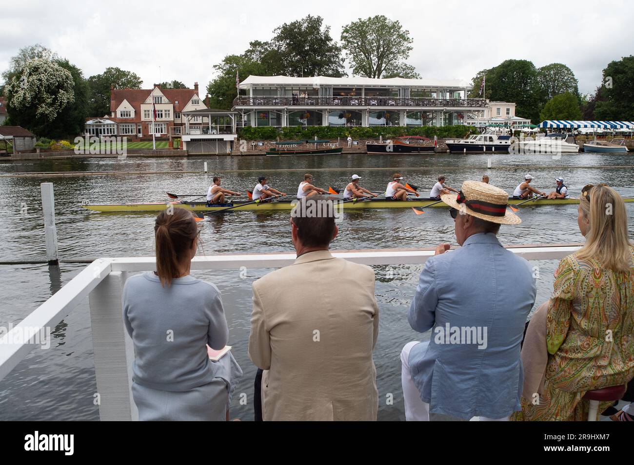 Henley-on-Thames, Oxfordshire, UK. 27th June, 2023. Members and rowers ...