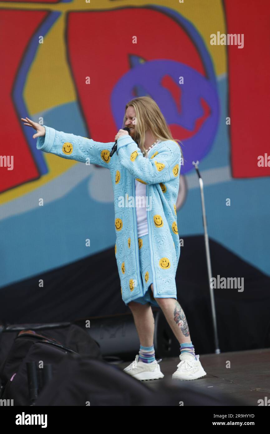 Sam ryder robinson celebrity hi-res stock photography and images - Alamy