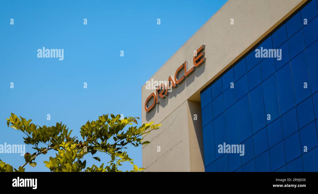 Oracle corporation headquarters buildings hi-res stock photography and ...