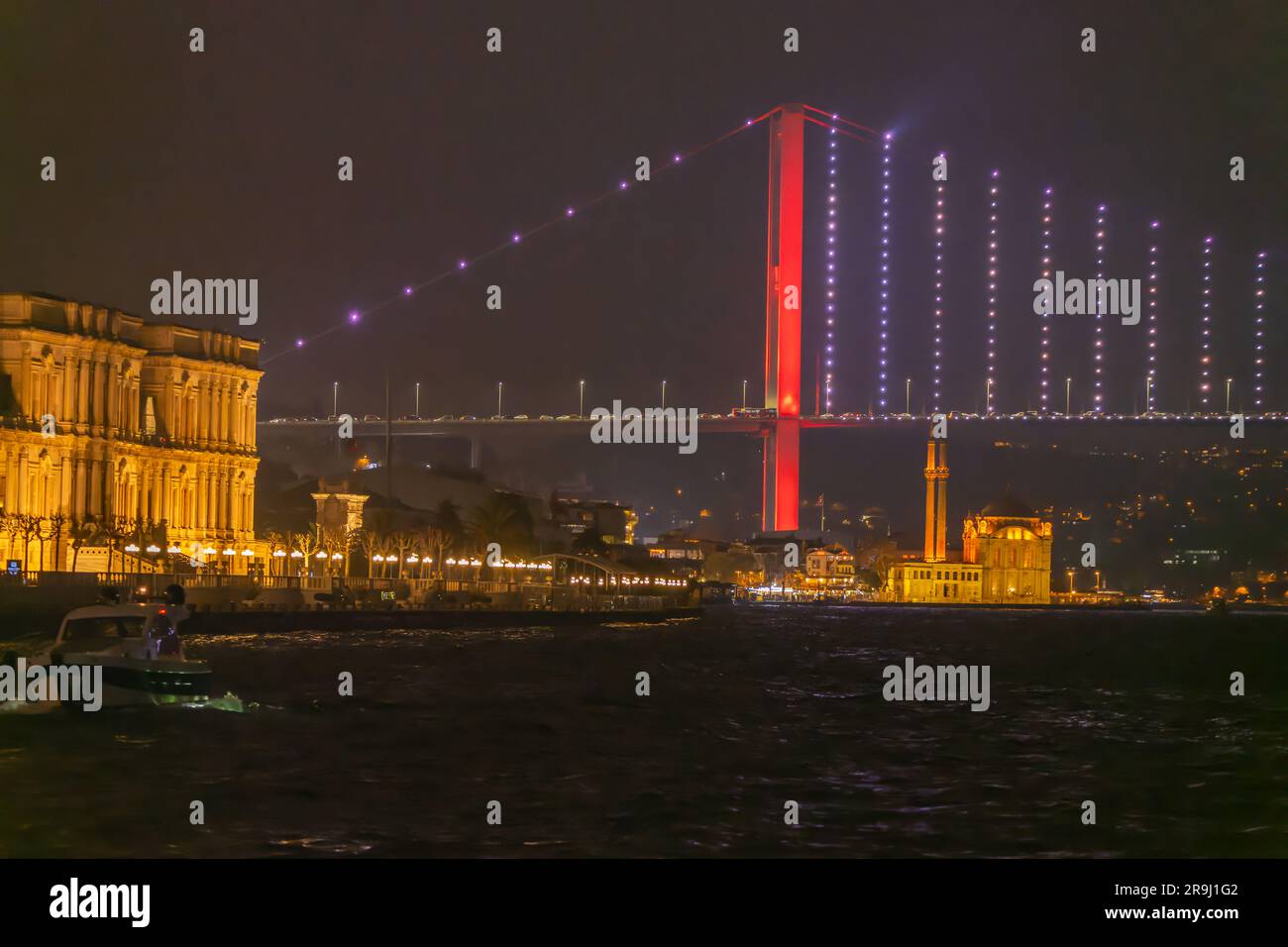 Istanbul bosphorus at night Stock Photo - Alamy