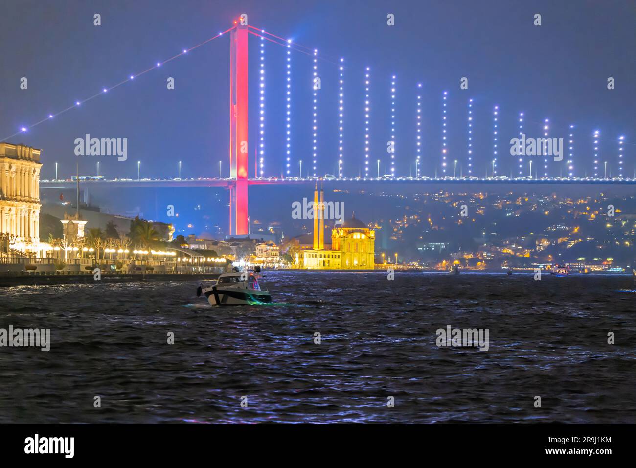 Istanbul bosphorus at night Stock Photo - Alamy