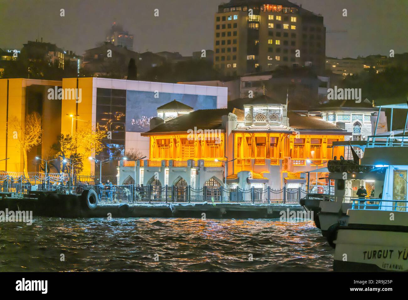 Istanbul bosphorus at night Stock Photo - Alamy