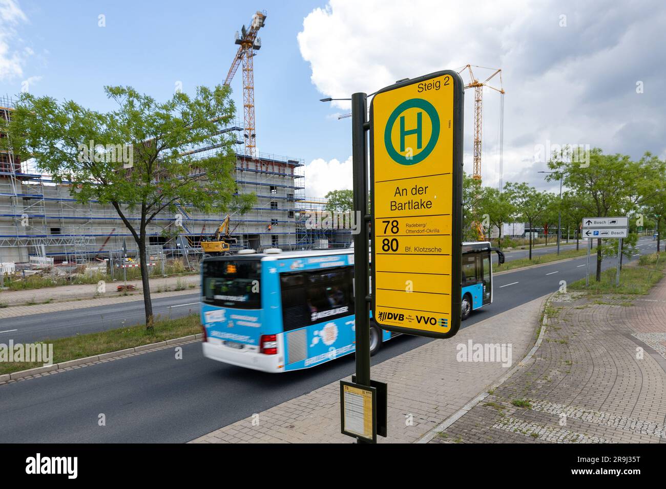 Bus stop signs hi-res stock photography and images - Alamy