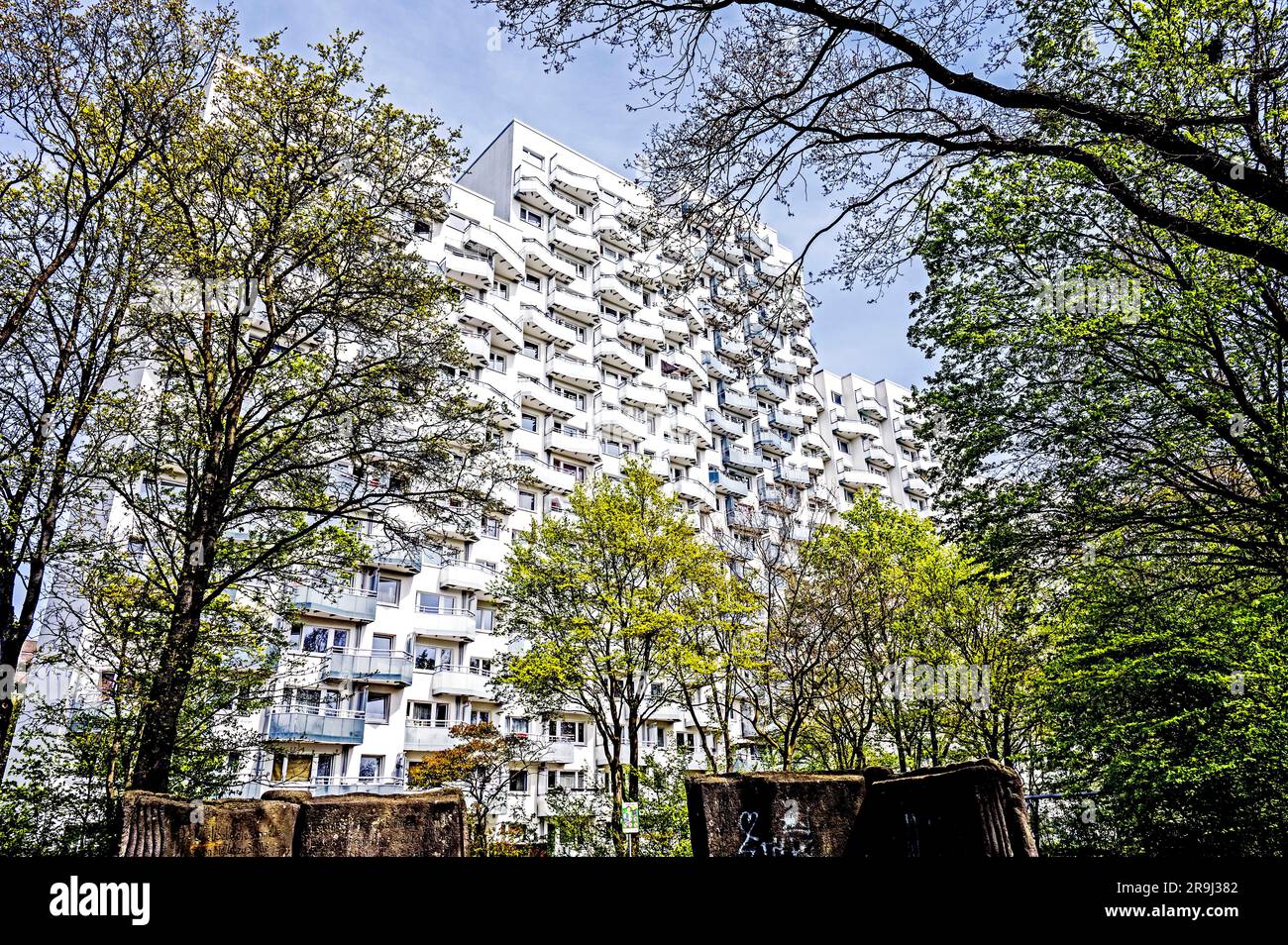 Hamburg (Deutschland): Hochhaus Osdorfer Born Stock Photo - Alamy