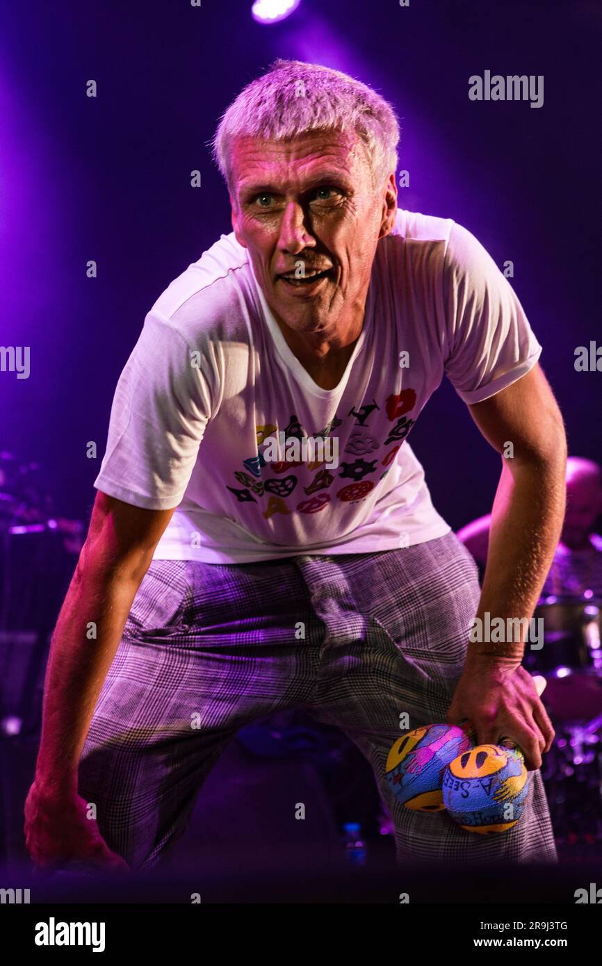Happy mondays hi-res stock photography and images - Alamy
