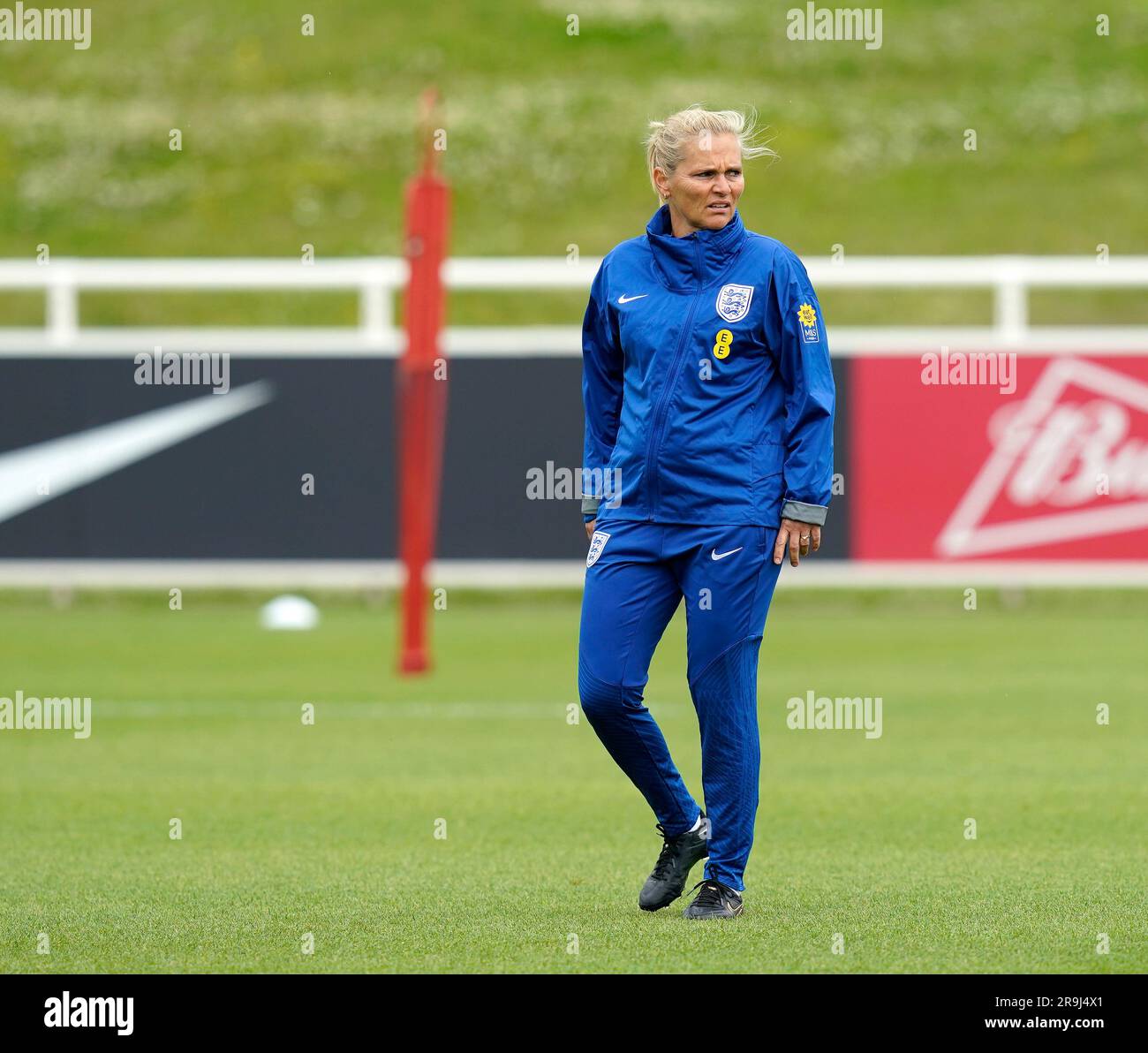 Sarina wiegman england training hi-res stock photography and images - Alamy
