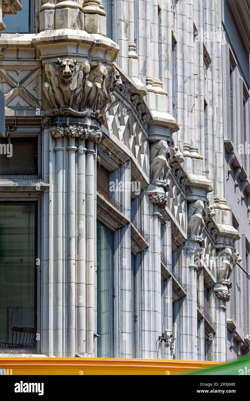 Terra cotta detailing above the second floor of Washington Street ...
