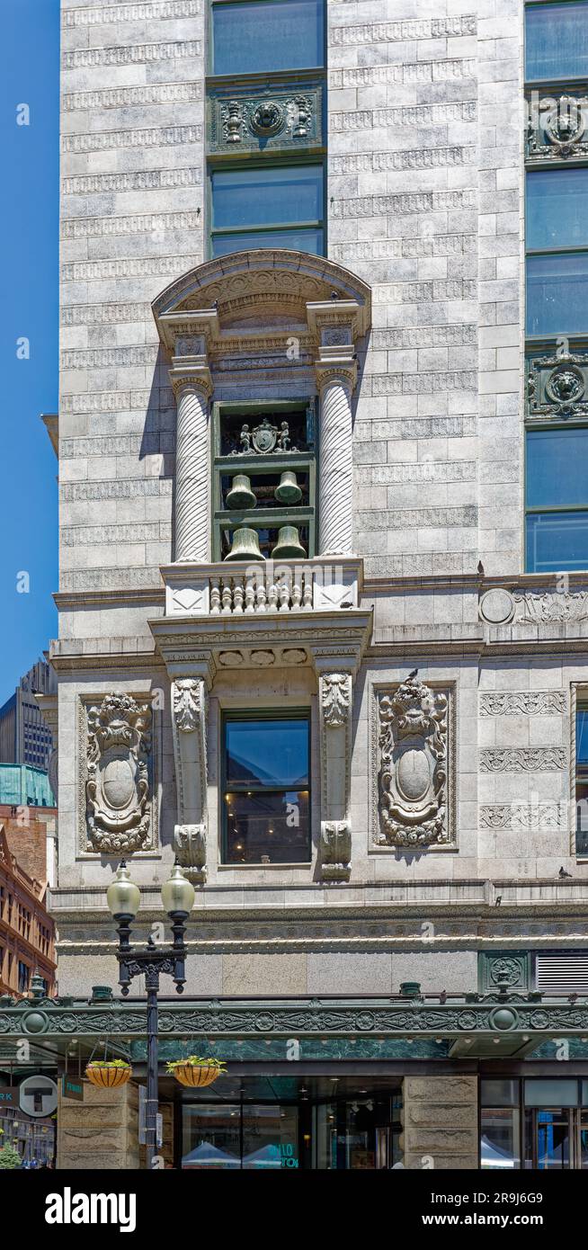 Boston’s landmark Burnham Building, once home of Filene’s Department ...