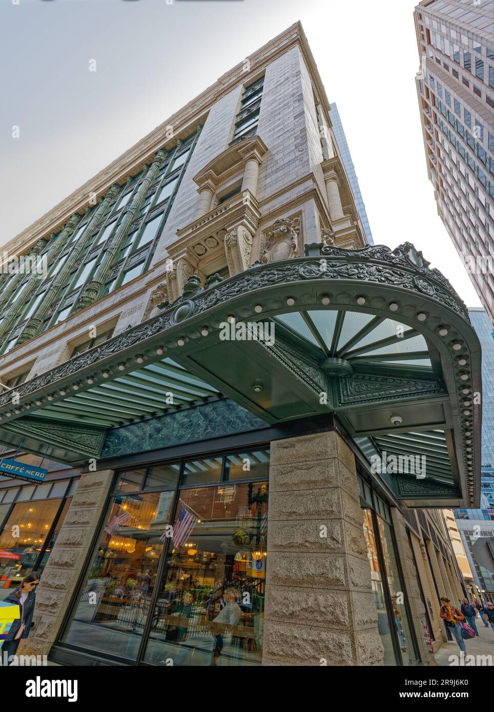 Boston’s landmark Burnham Building, once home of Filene’s Department ...