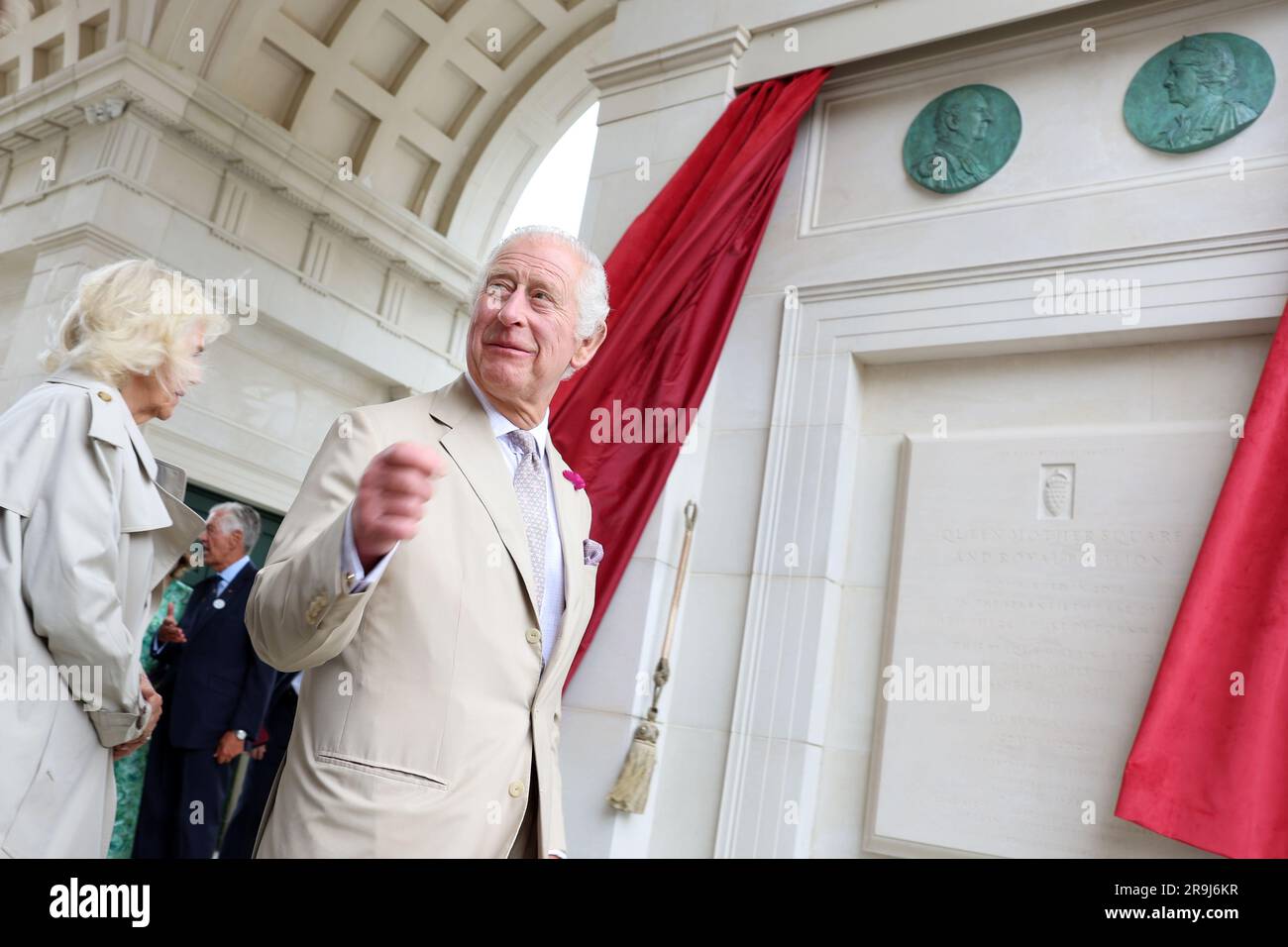 King Charles III unveils the plague for the Queen Mother Square and ...