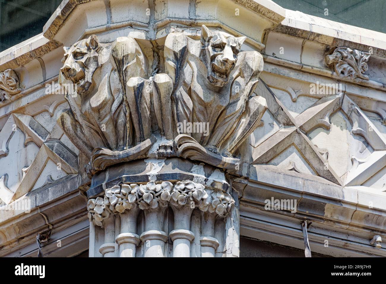 Terra cotta detailing above the second floor of Washington Street ...