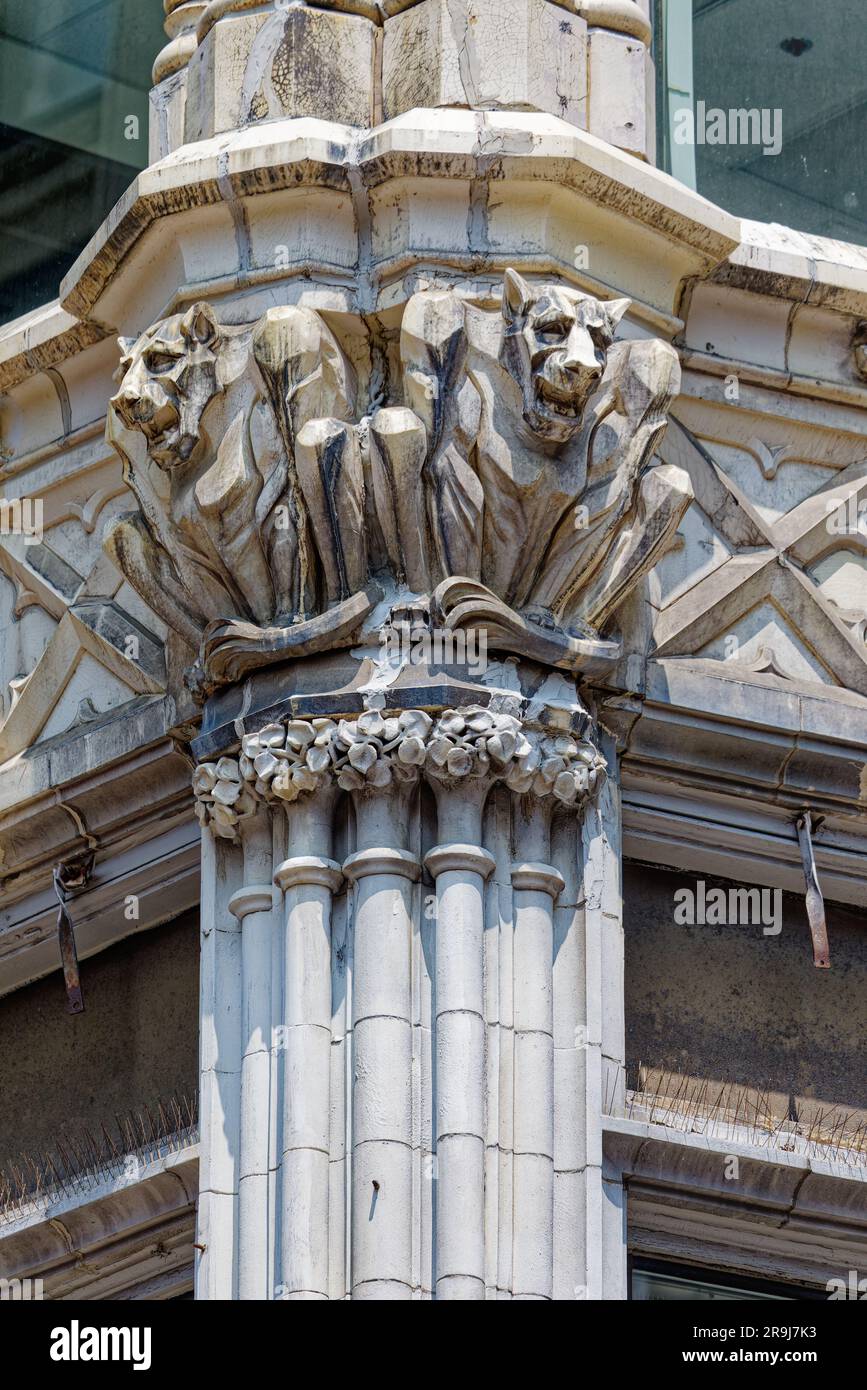Terra cotta detailing above the second floor of Washington Street ...