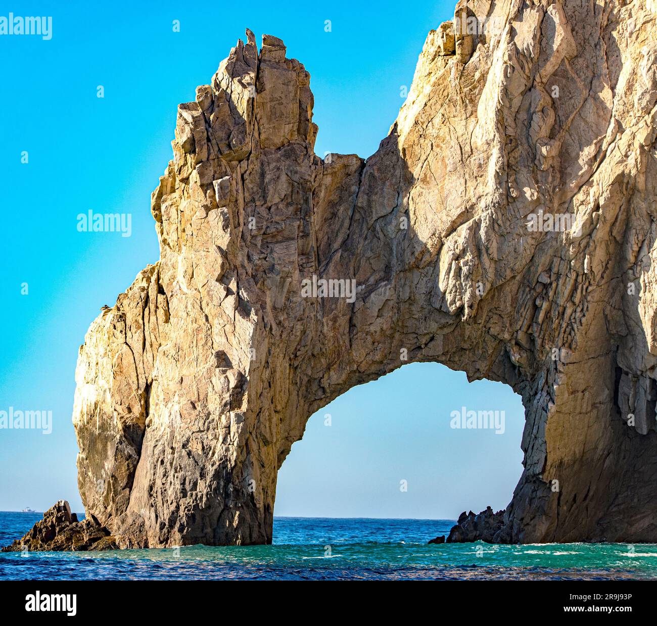 The famous and beautiful arch of Cabo San Lucas in the Gulf of ...