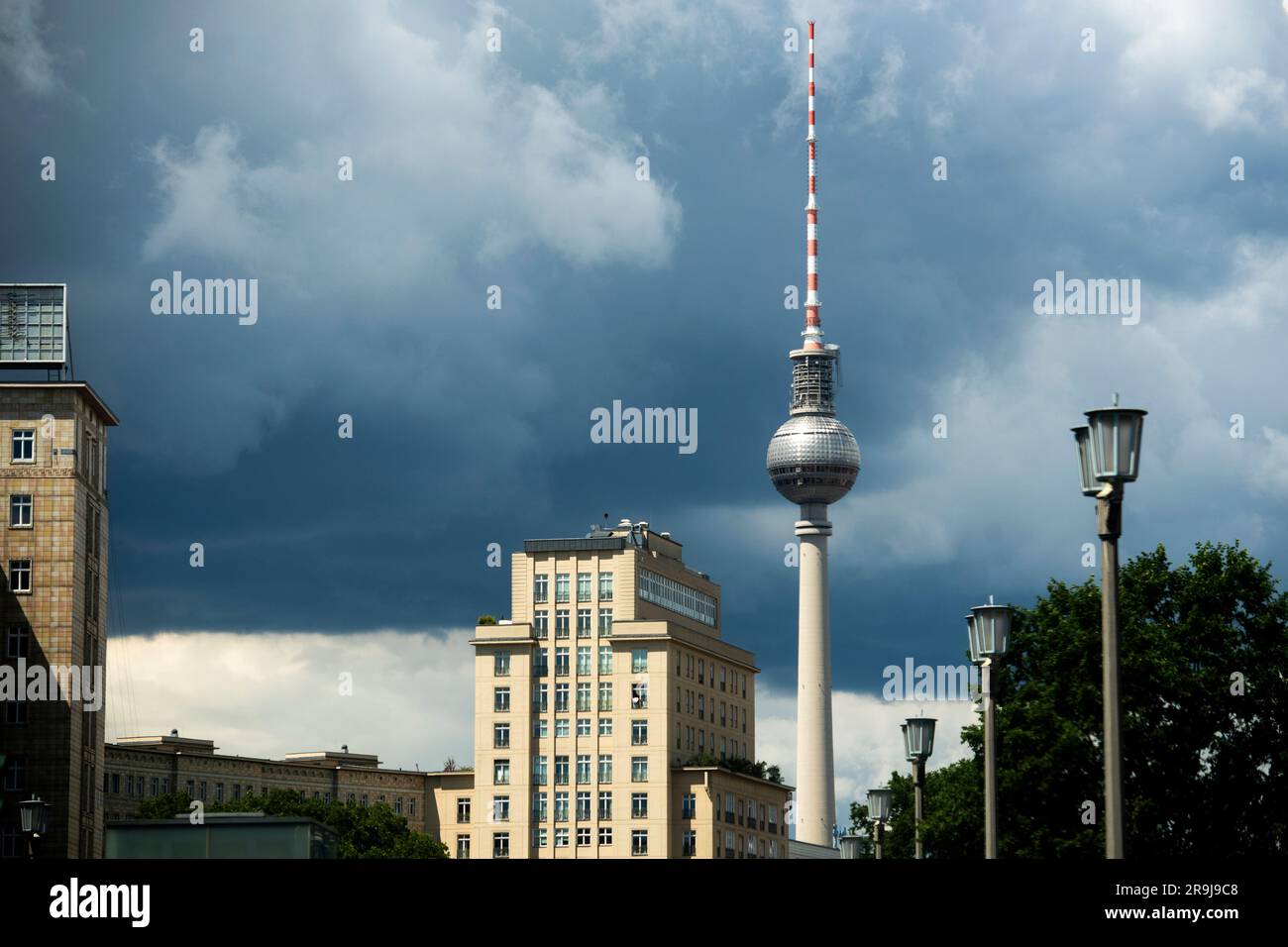 Meteorologists television hi-res stock photography and images - Alamy