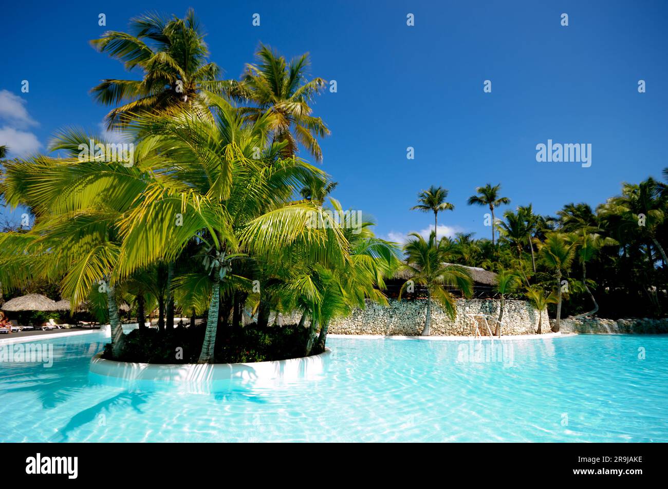 Hotel resort with a very nice swimming pool Stock Photo - Alamy