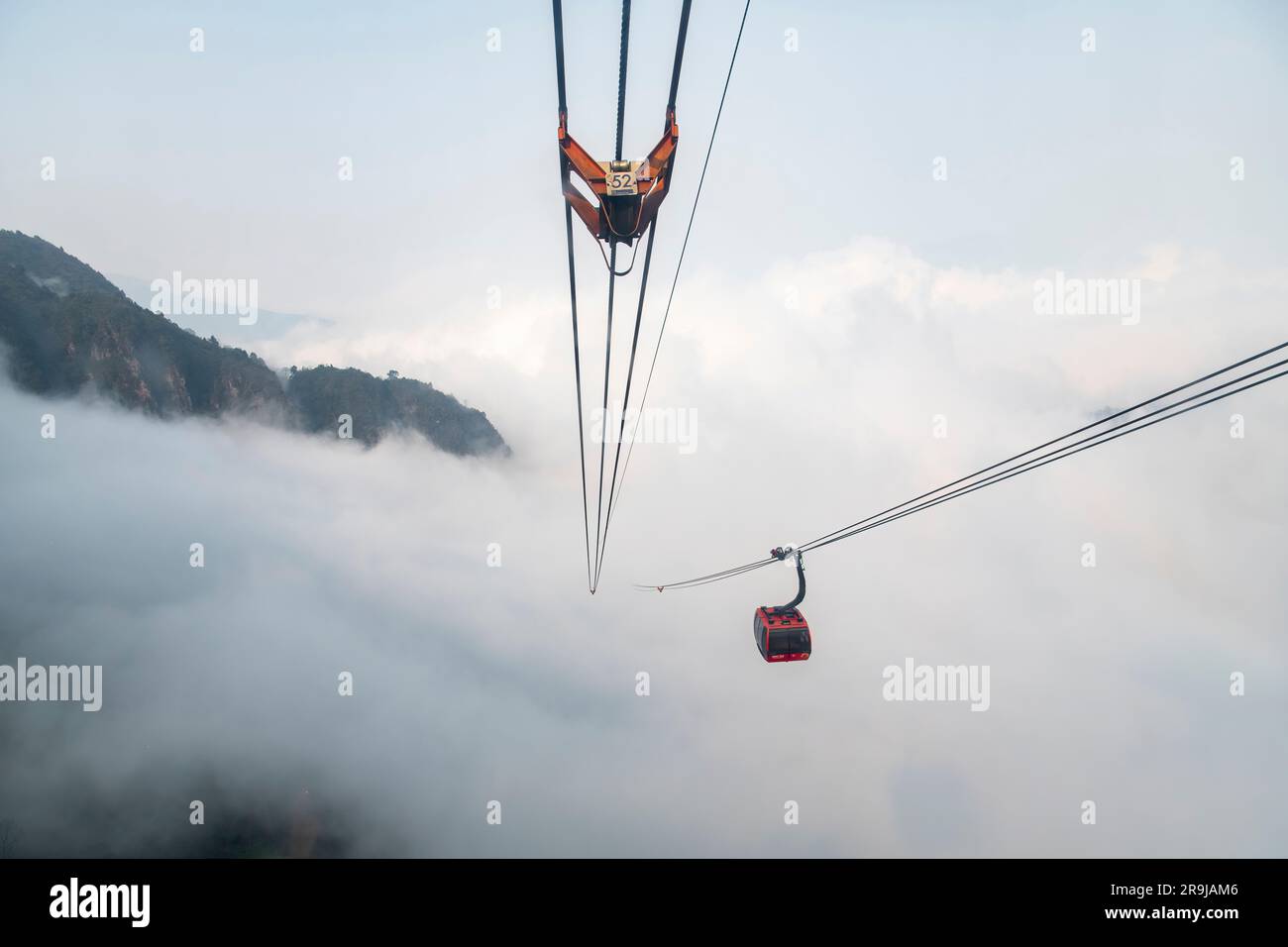 Fansipan mountain cable car hi-res stock photography and images - Alamy