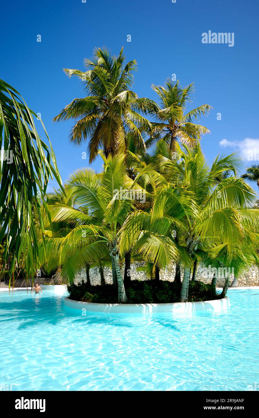 Hotel resort with a very nice swimming pool Stock Photo - Alamy