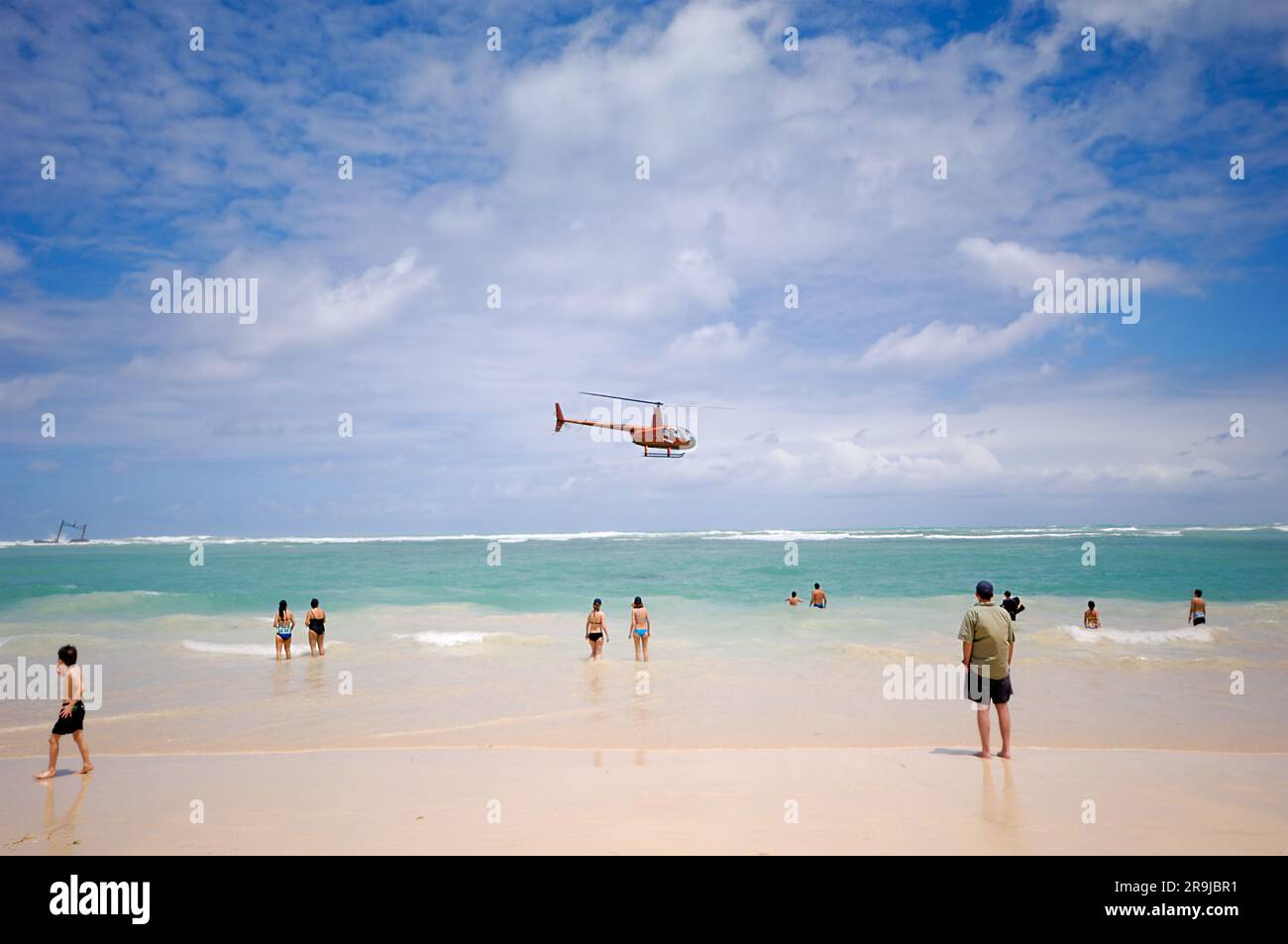 Helicopter cockpit with view to the beach hi-res stock photography and ...