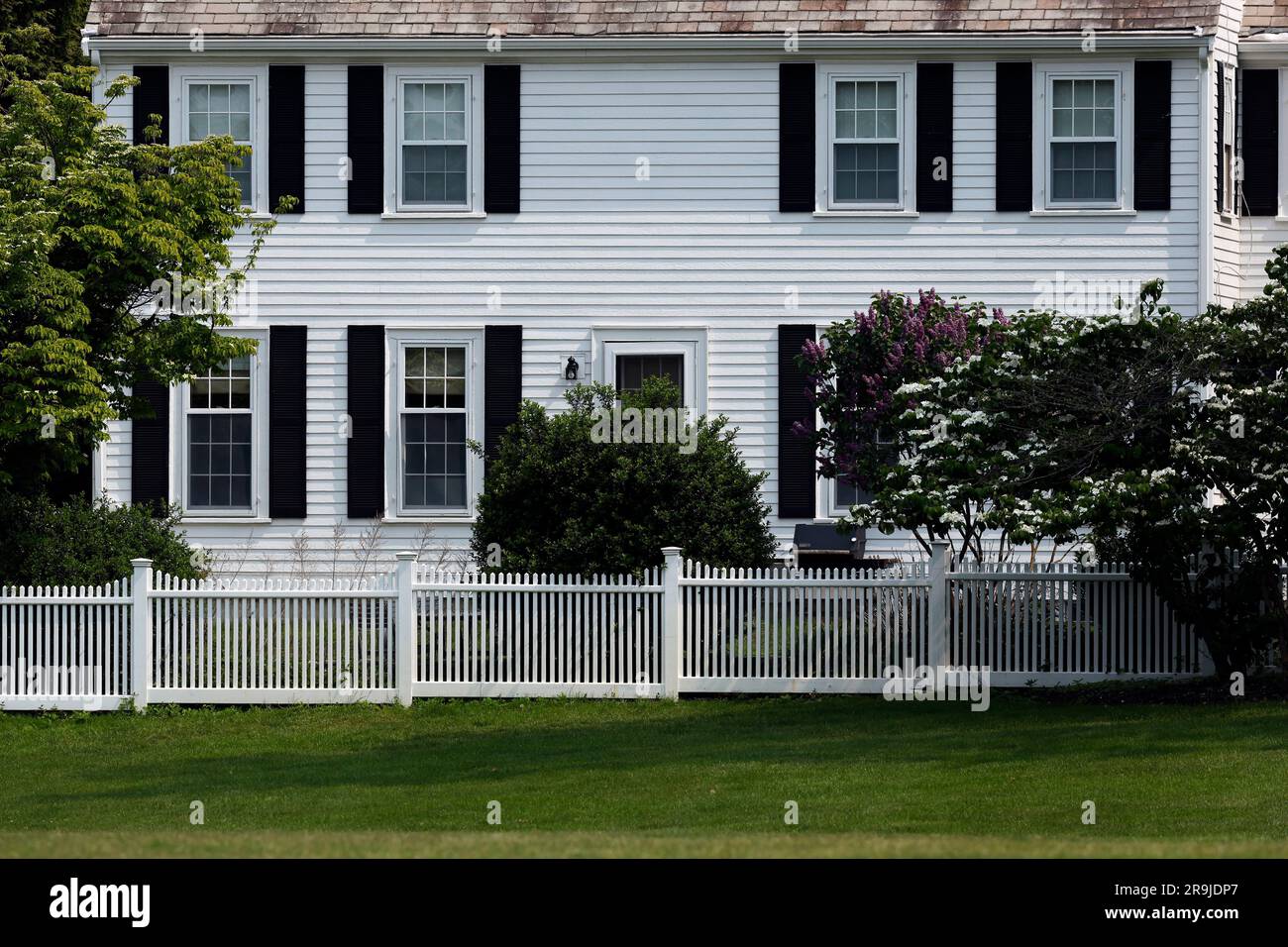 New England white clapboard house Stock Photo - Alamy