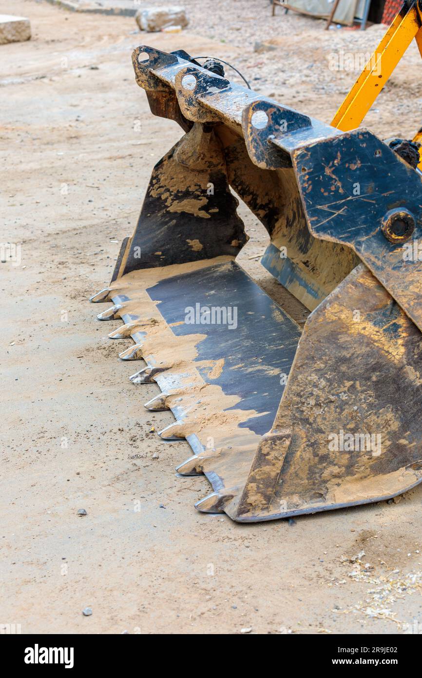 The powerful bucket of a construction excavator Stock Photo - Alamy