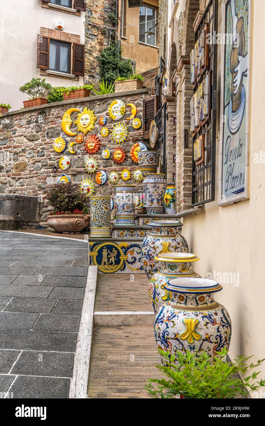 Deruta hi-res stock photography and images - Alamy