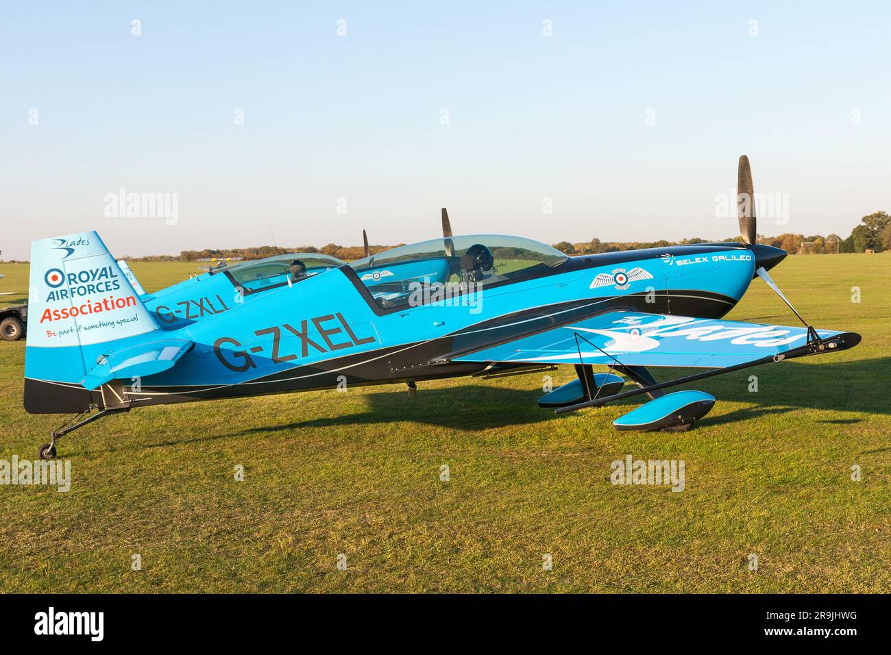 Extra ea 300 hi-res stock photography and images - Alamy