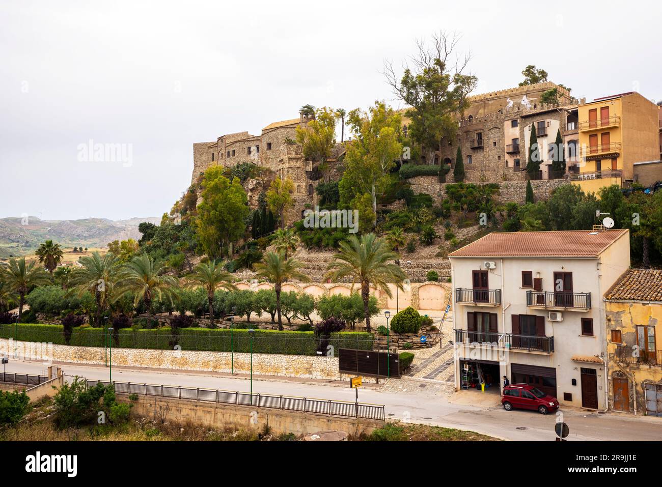 Castello chiaramonte hi-res stock photography and images - Alamy