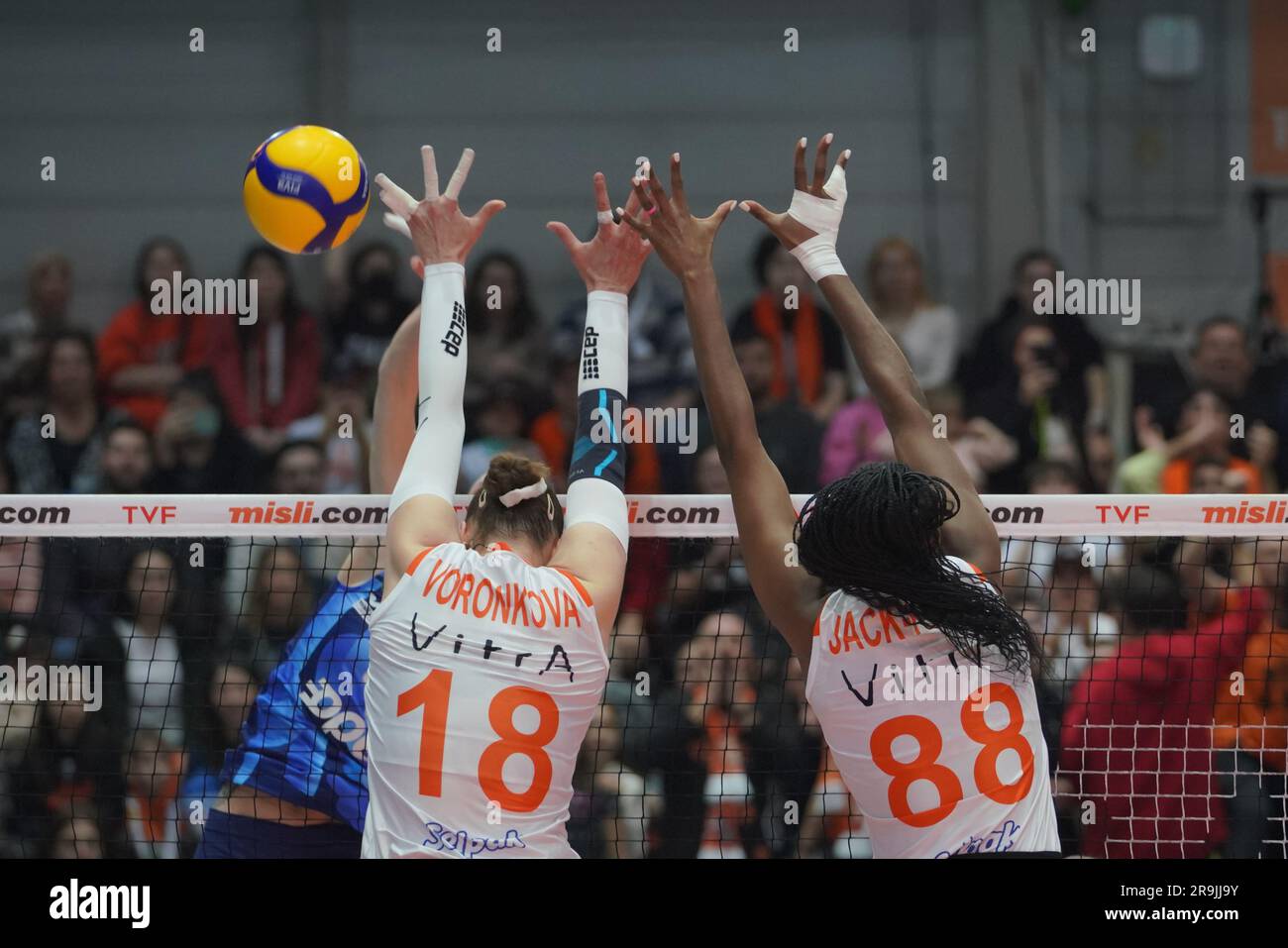 ISTANBUL, TURKIYE - JANUARY 14, 2023: Irina Voronkova and Sinead Jack ...