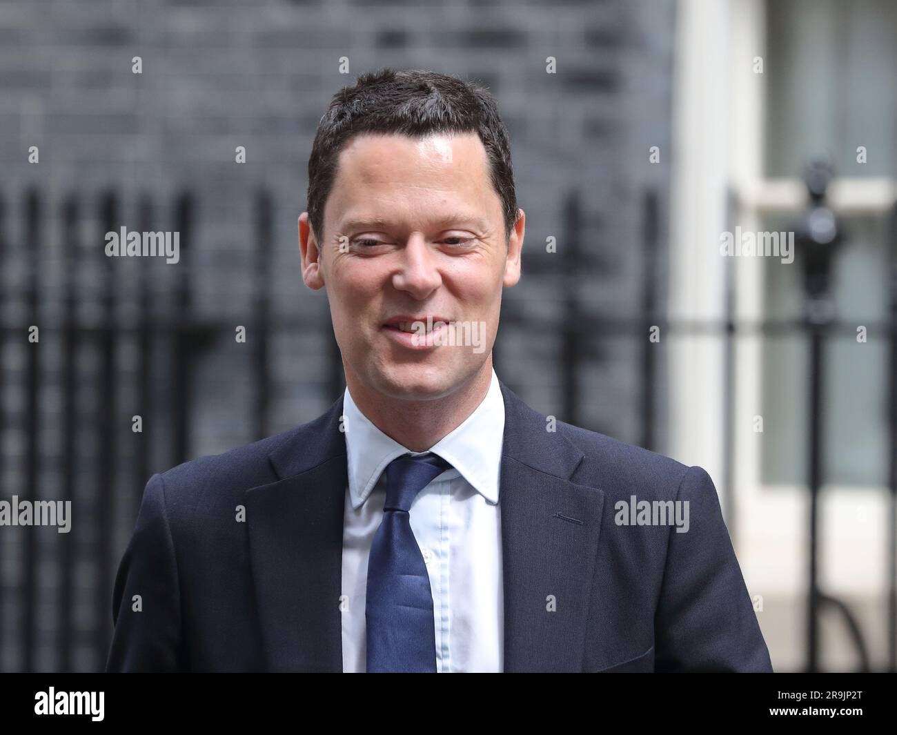 Downing street alex chalk hi-res stock photography and images - Alamy