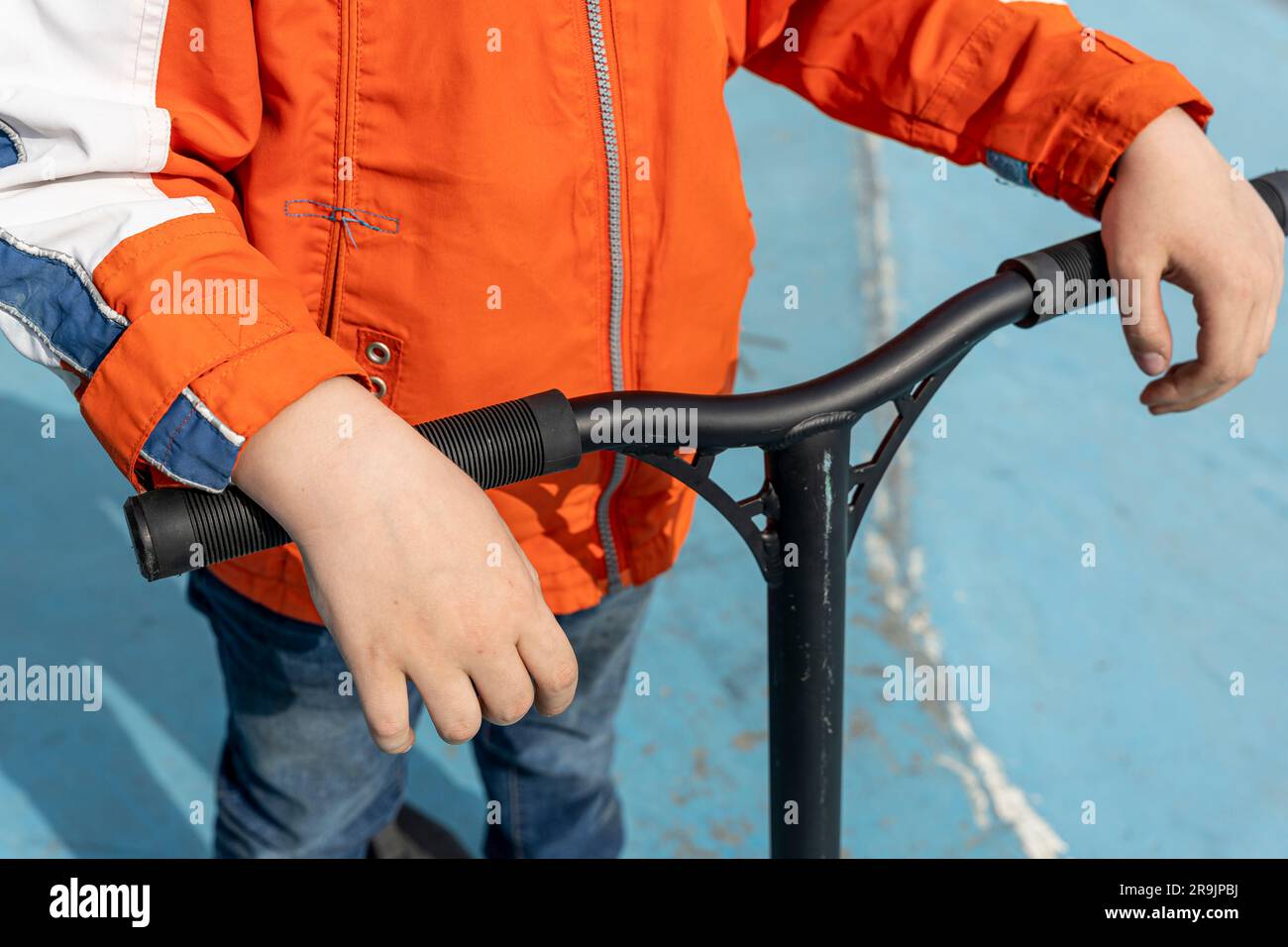 Child hands hold the handlebar hi-res stock photography and images - Alamy