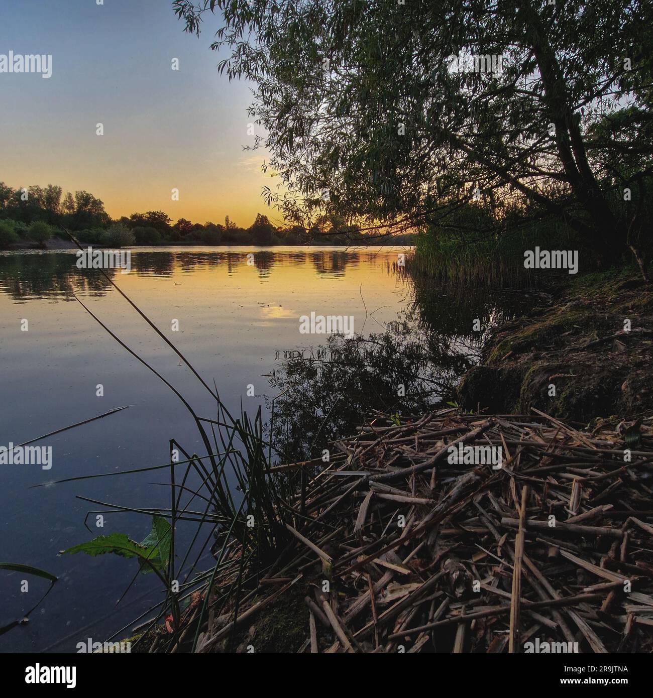 Dawn light cast sky hi-res stock photography and images - Alamy