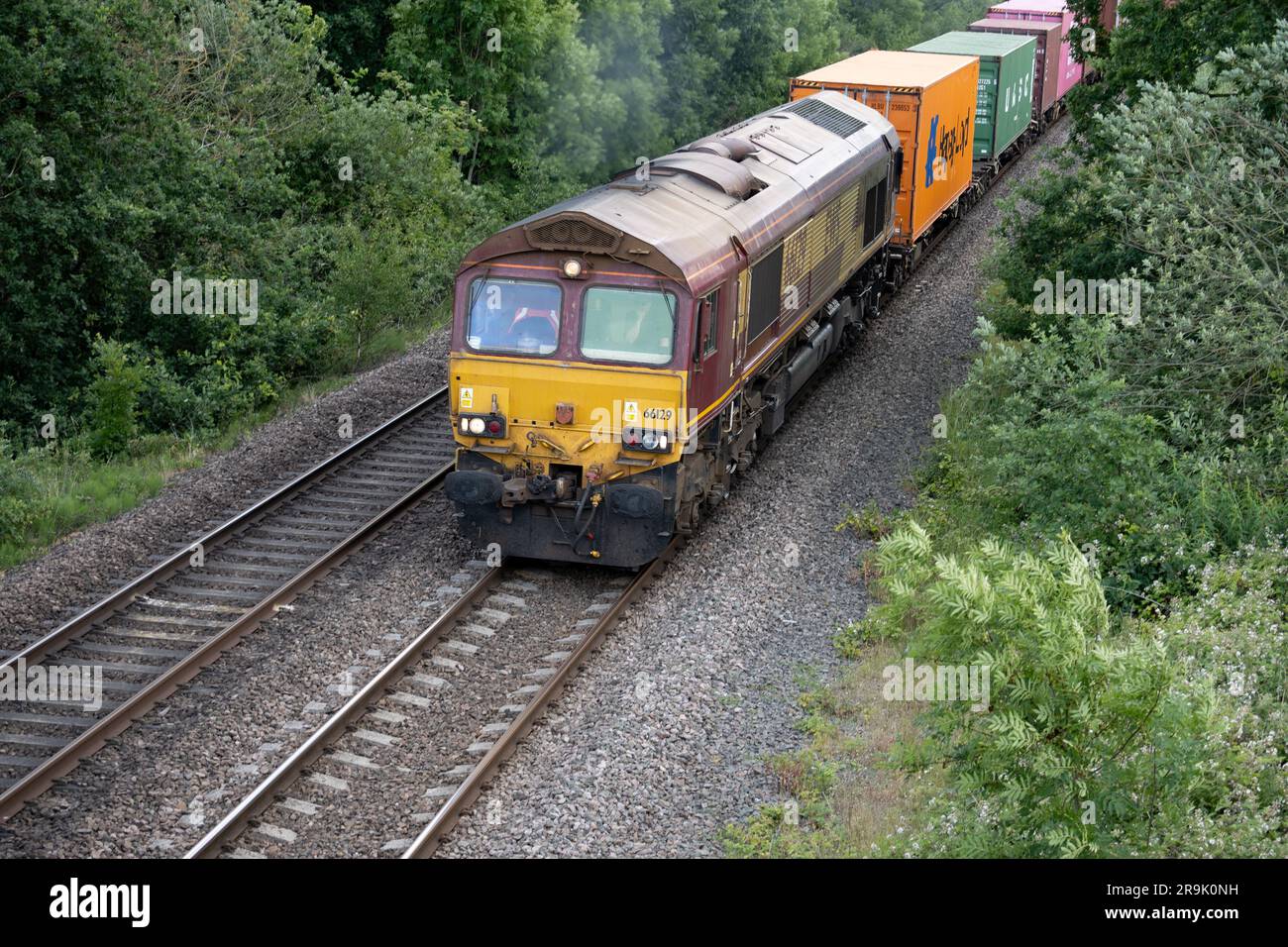 EWS class 66 diesel locomotive No. 66129 pulling a freightliner train ...