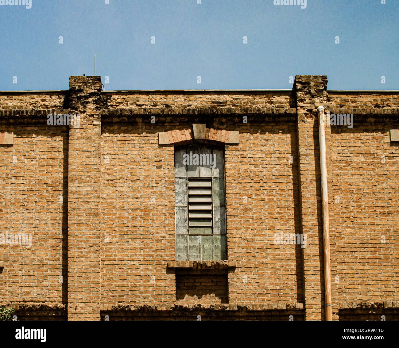 Raw Beauty: Untreated Earth Brick Facade in São Paulo's Historic Center ...