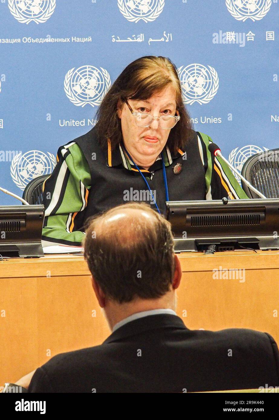 Children in war zones hi-res stock photography and images - Alamy