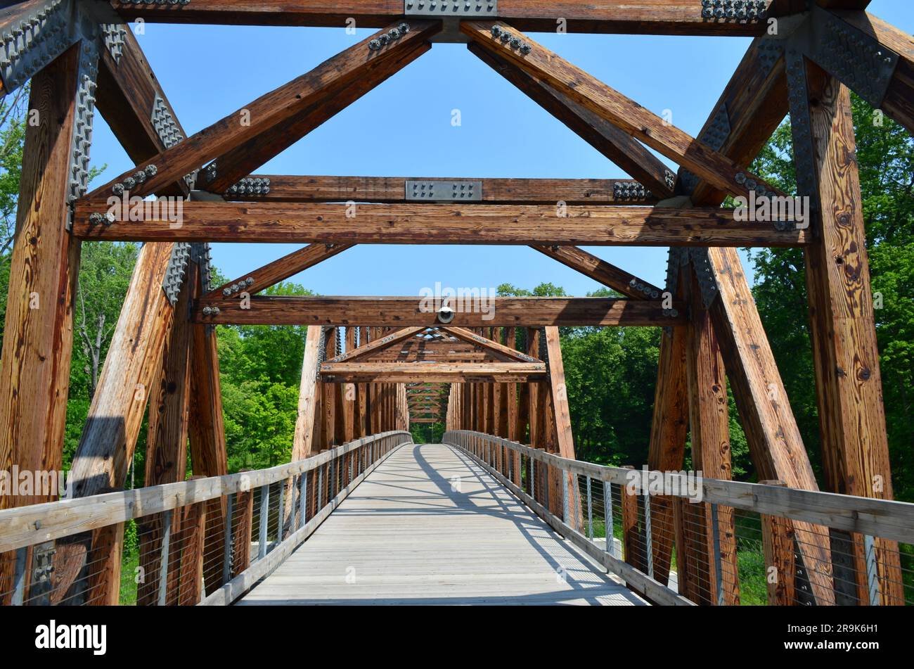 river side photos of buetifull nature Stock Photo - Alamy