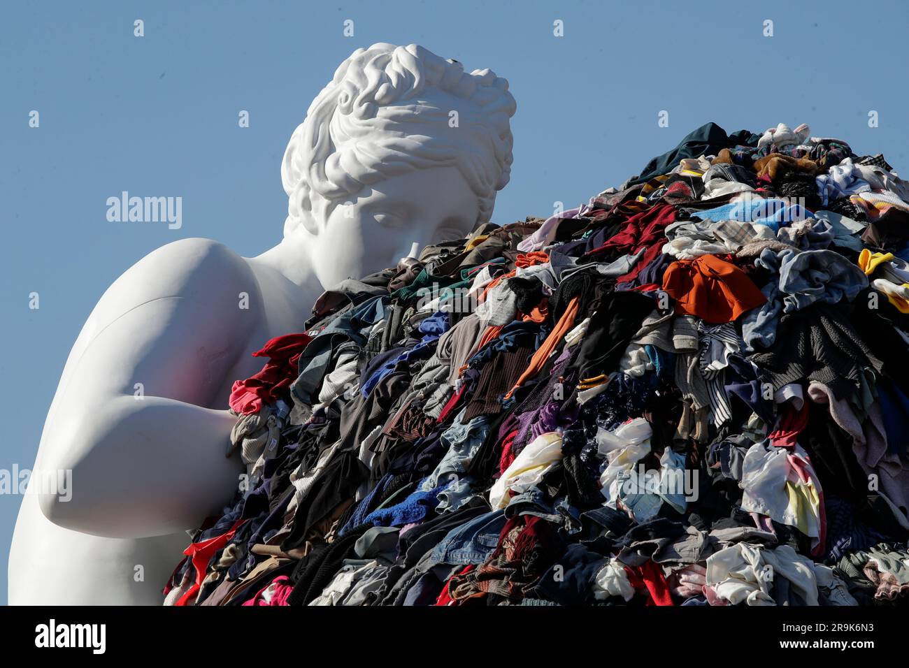Naples, Italy. 27th June, 2023. Preparation of the installation of the ...