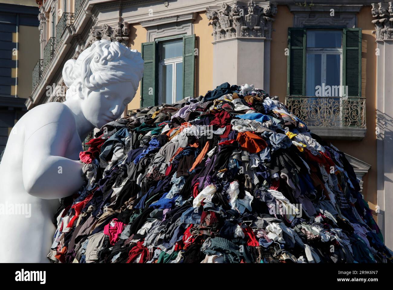 Naples, Italy. 27th June, 2023. Preparation of the installation of the ...